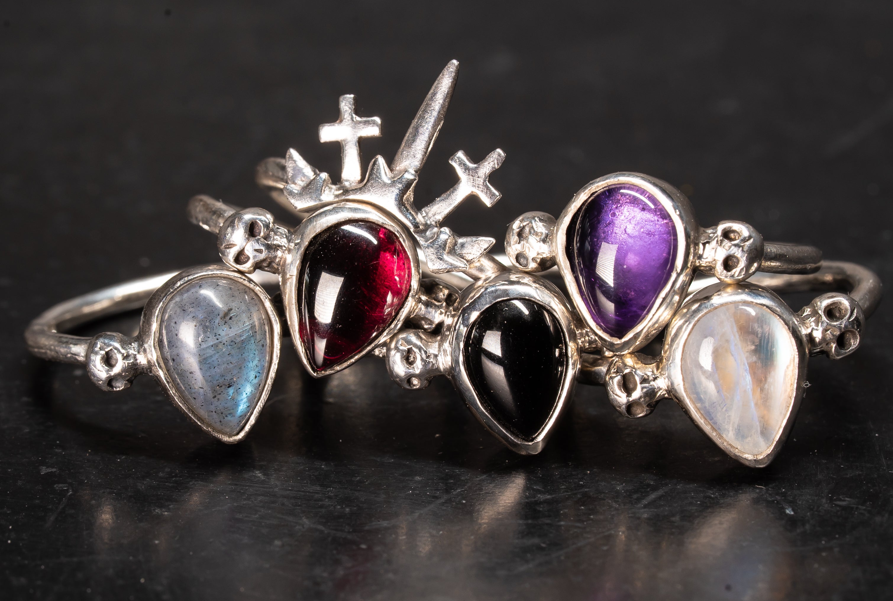 Handmade alternative jewellery – Bonearrow